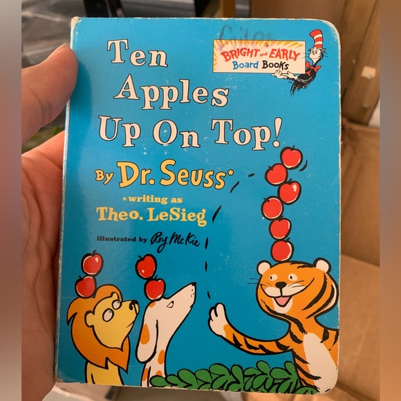 Dr. Seuss | Accents | Ten Apples Up On Top Bright Early Board Books Tm ...